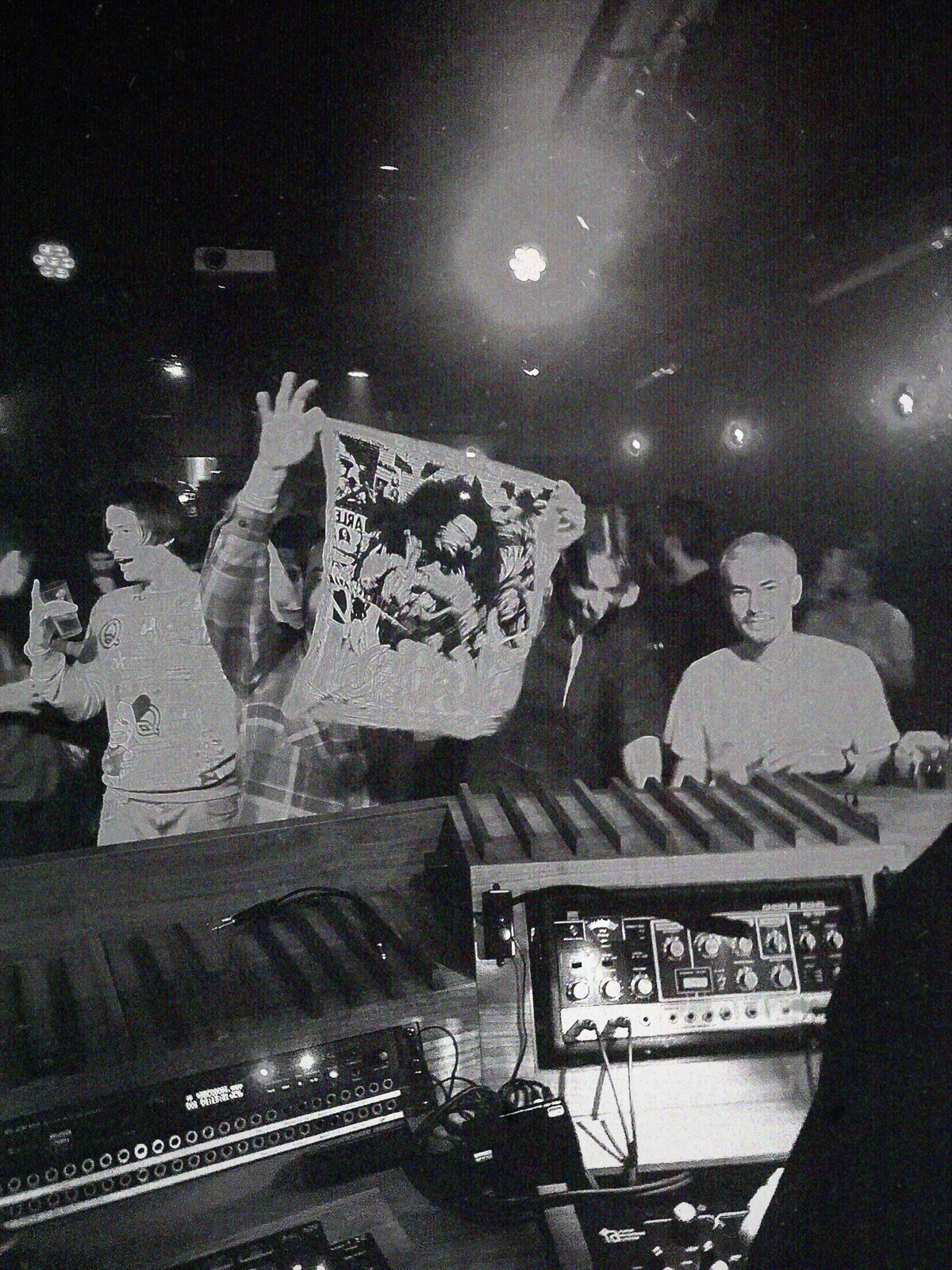 Doka, Amsterdam by OJOO, Madba & Narathip (DJ Mix): Reviews, Ratings, Credits, Song list - Rate ...