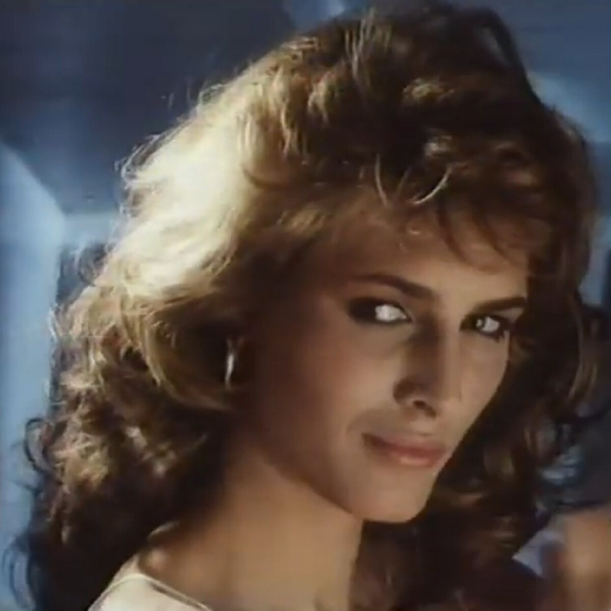 Profumo 1986 by Tele+1 (Album): Reviews, Ratings, Credits, Song list ...