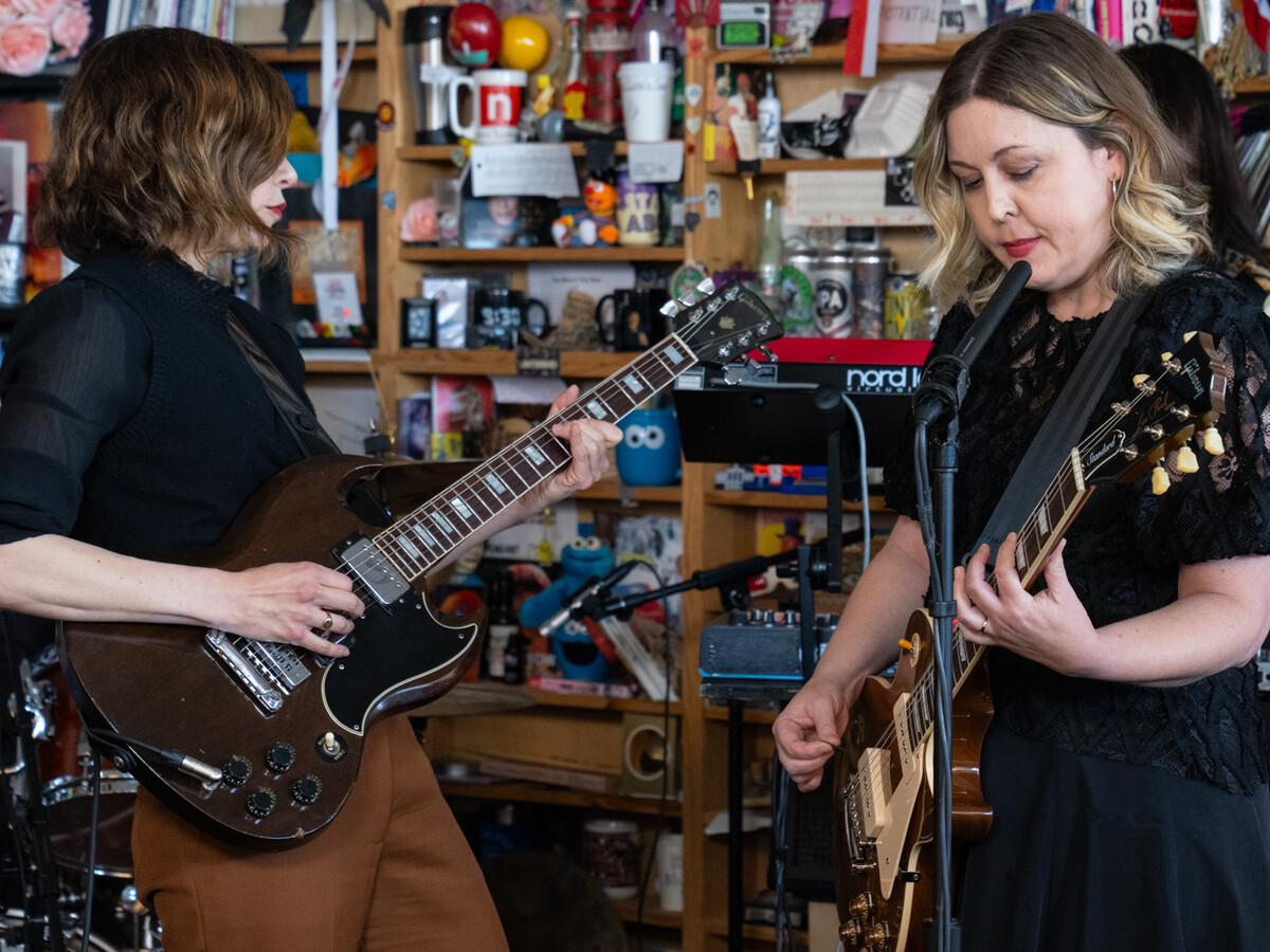 Tiny Desk Concert by Sleater-Kinney (Video, Indie Rock): Reviews ...