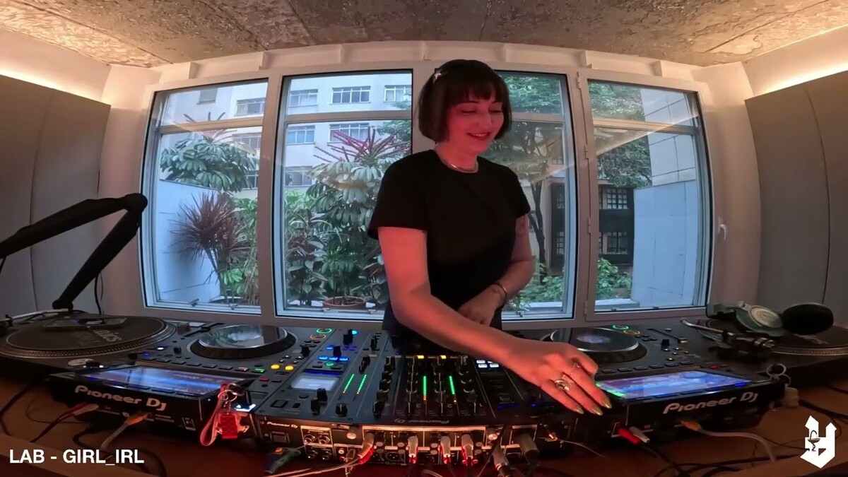 Veneno Lab by girl_irl (Video; n/a; n/a): Reviews, Ratings, Credits ...