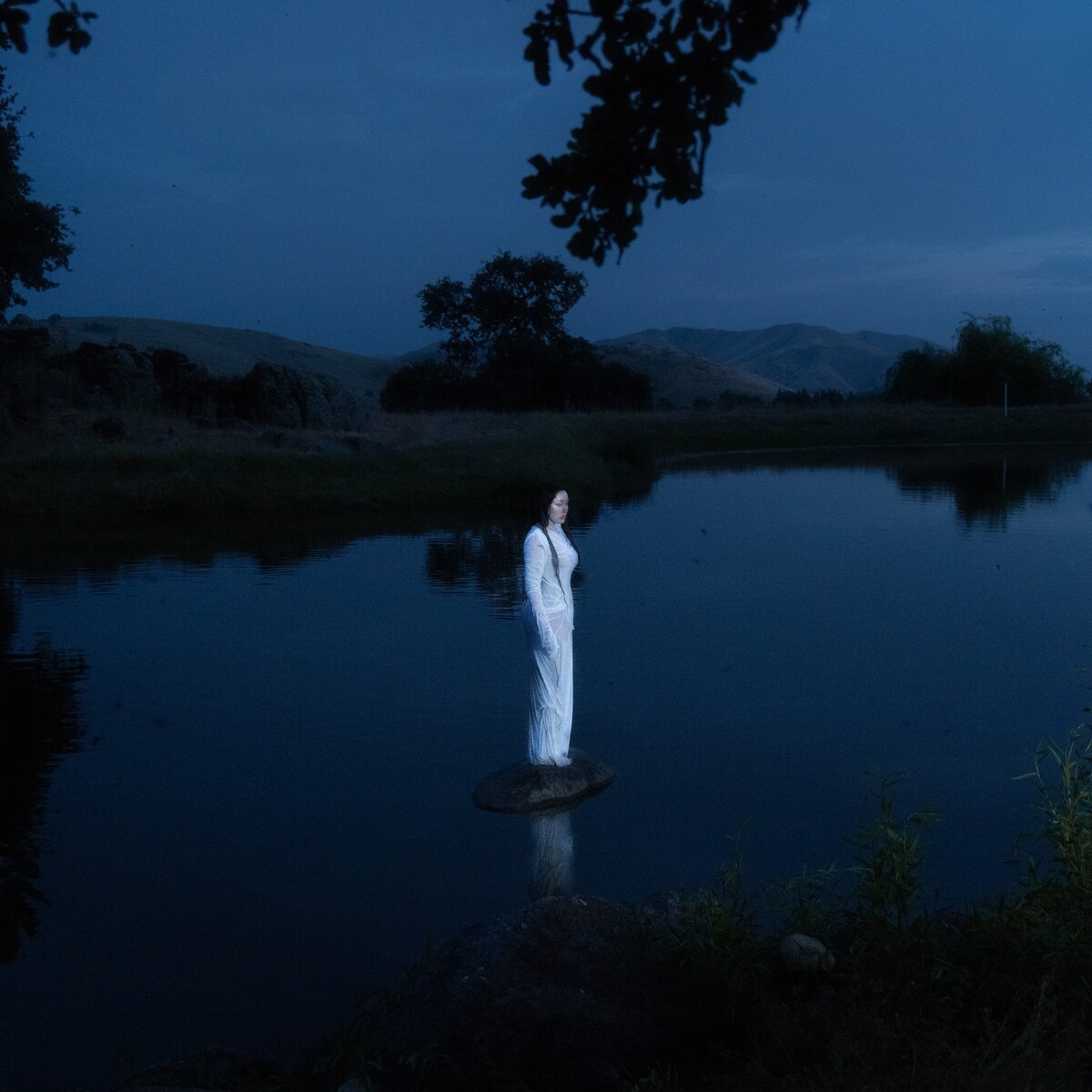 I Saw the Mountains by Noah Cyrus (Single, Singer-Songwriter): Reviews, Ratings, Credits, Song ...