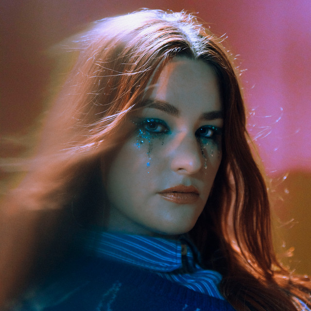 The Way She Moves by Mia Wray (Single): Reviews, Ratings, Credits, Song ...