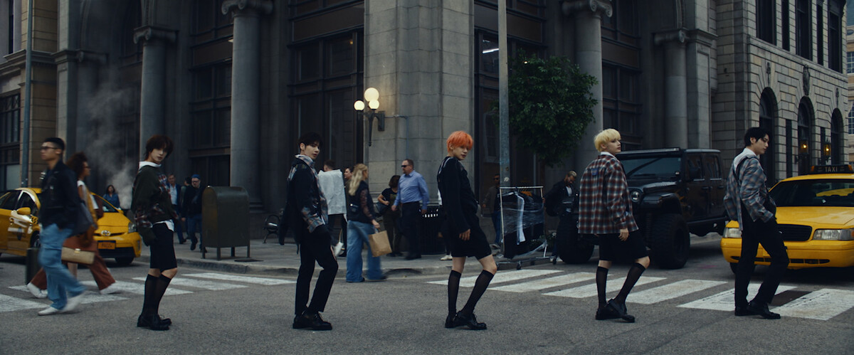 Chasing That Feeling by TOMORROW X TOGETHER (Music video, Synthpop ...