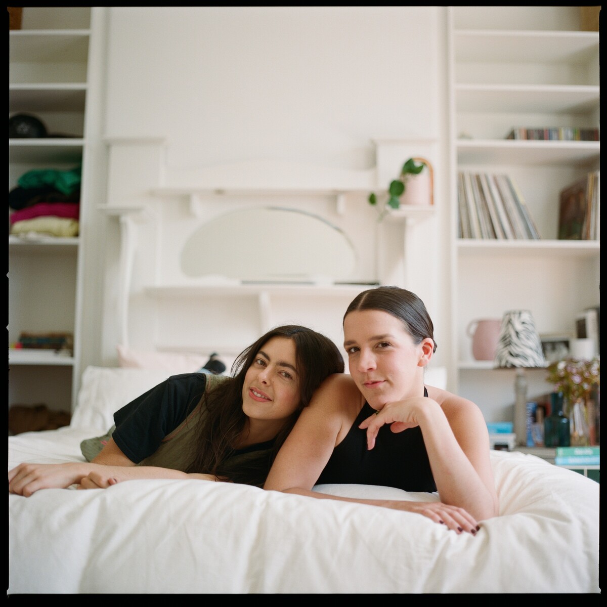 The 'Shine a Light On' Mix by In2Stellar (DJ Mix): Reviews, Ratings ...