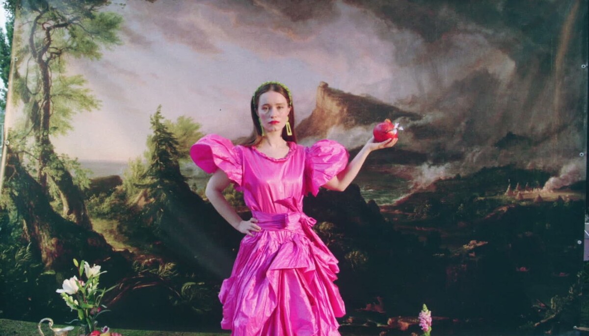 Mirror by Sigrid (Music video): Reviews, Ratings, Credits, Song list ...