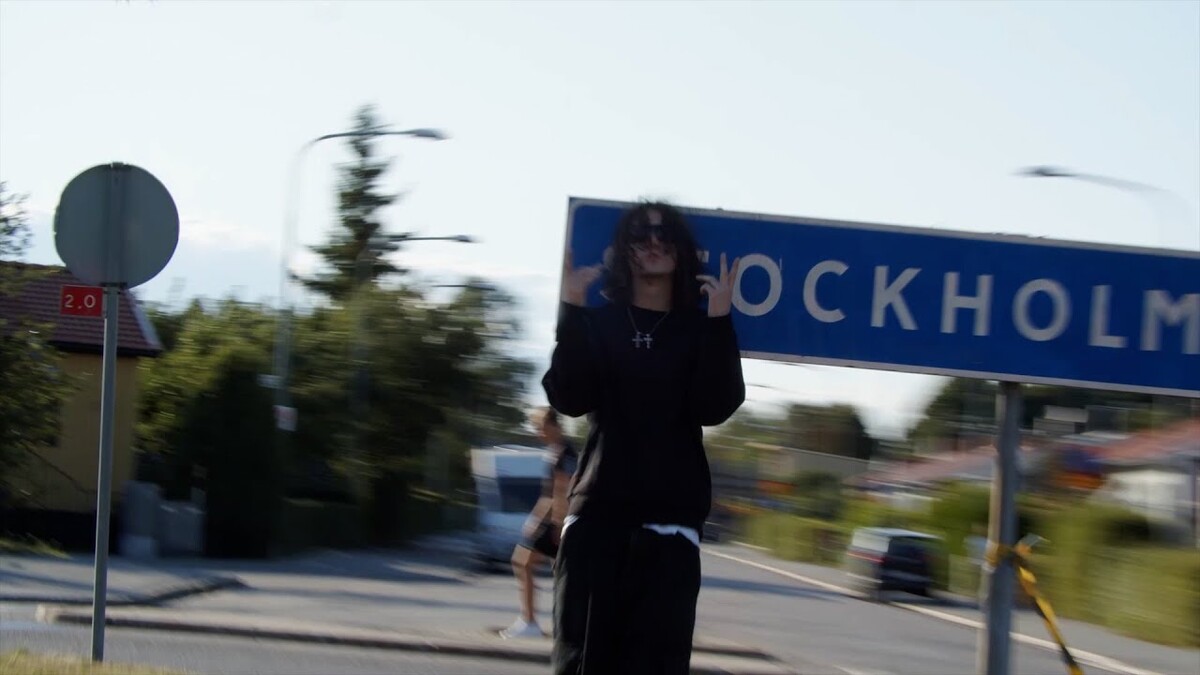 Drain Story by Bladee (Music video, Experimental Hip Hop): Reviews ...