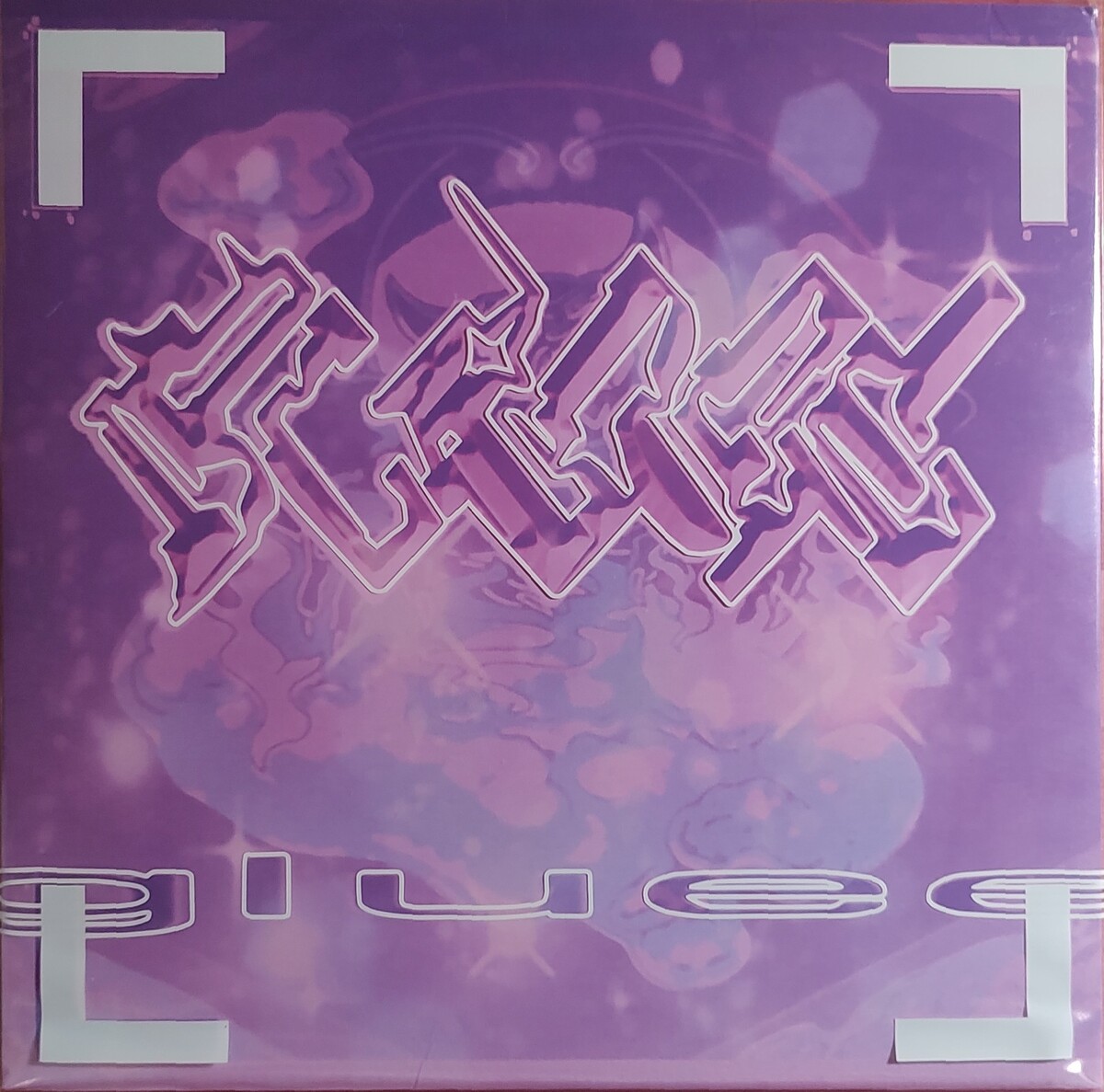 Gluee by Bladee (Mixtape; YEAR0001): Reviews, Ratings, Credits, Song ...