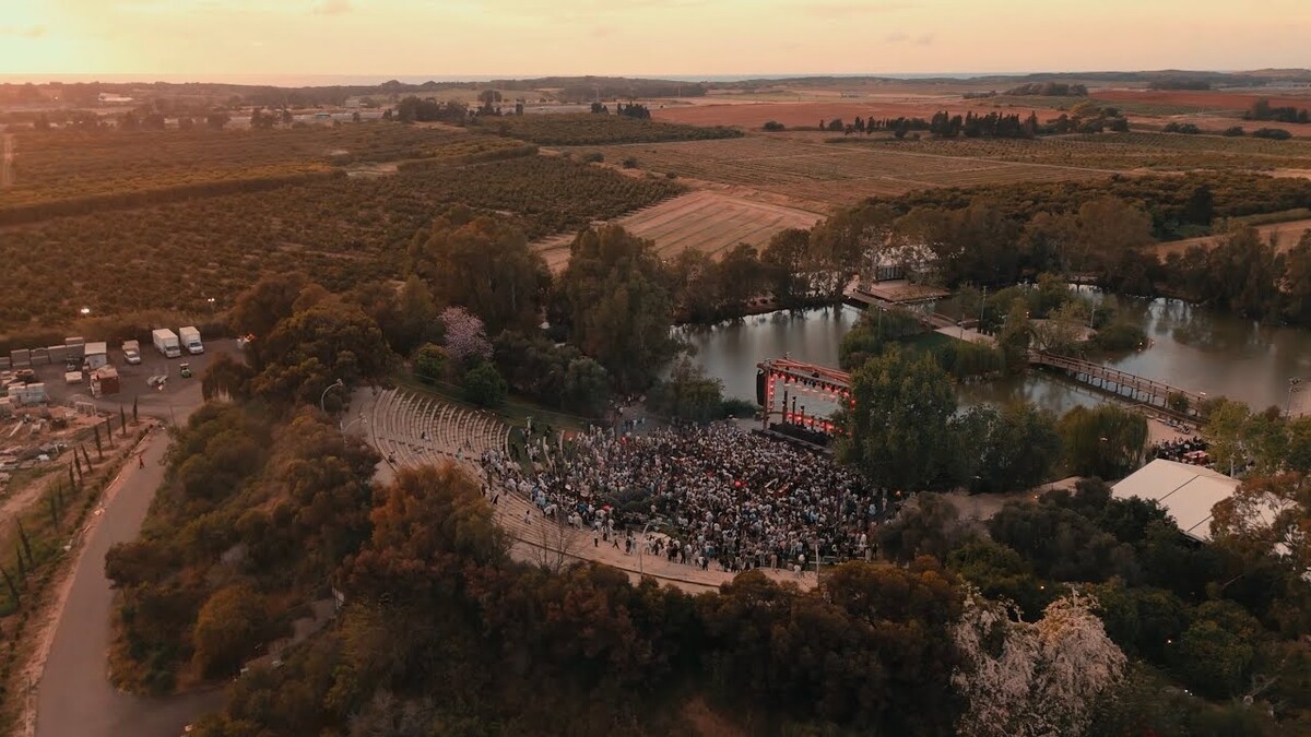 Maccabi House @ Ronit Farm, Tel Aviv by Adam Ten & Mita Gami (Video ...