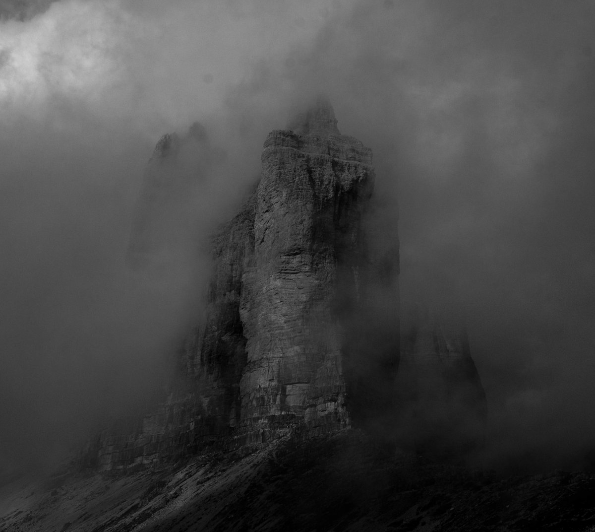 Mana by Gianluca Becuzzi (Album, Drone): Reviews, Ratings, Credits ...