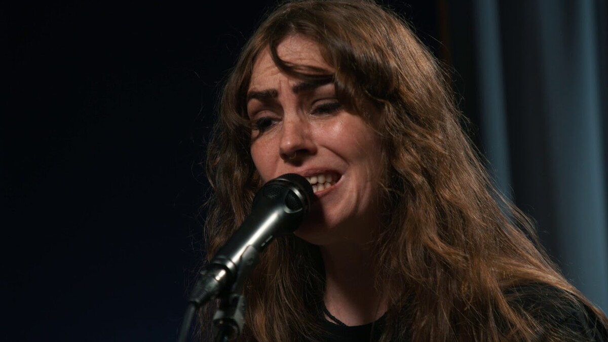 Live on KEXP by Emma Ruth Rundle (Video): Reviews, Ratings, Credits ...