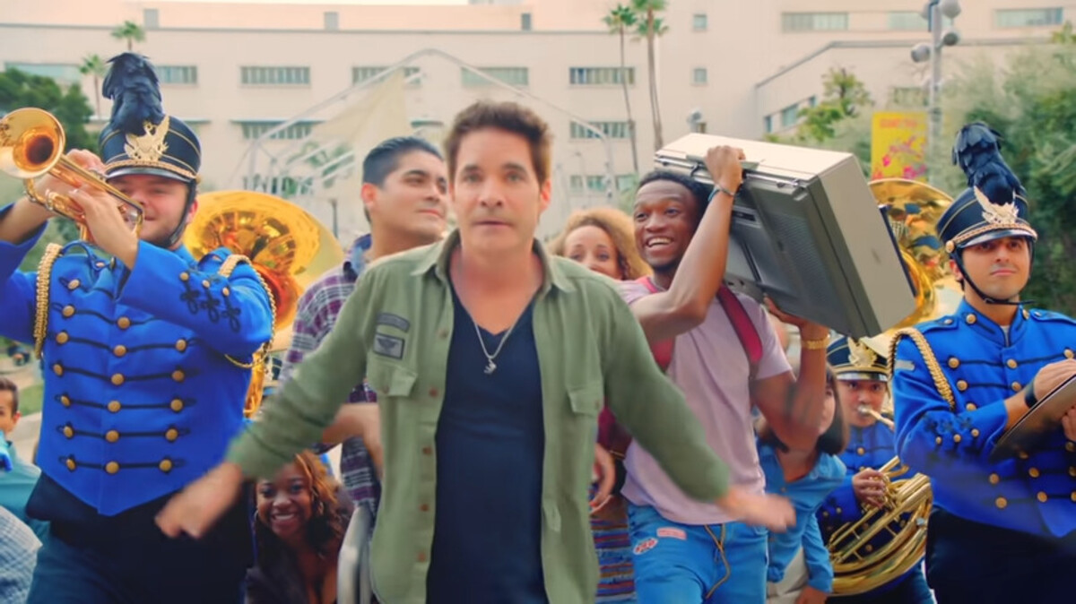 Play That Song by Train (Music video, Pop): Reviews, Ratings, Credits ...