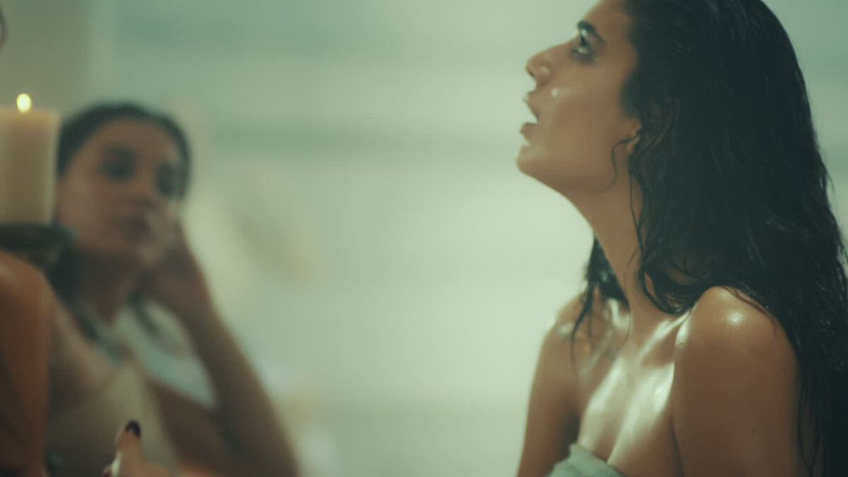 Ah ulan sevda by Demet Akalın (Music video): Reviews, Ratings, Credits, Song list - Rate Your Music