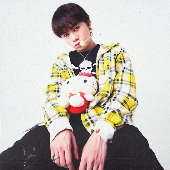 YEAR2000 by Left Hand (Album, PluggnB): Reviews, Ratings, Credits, Song ...