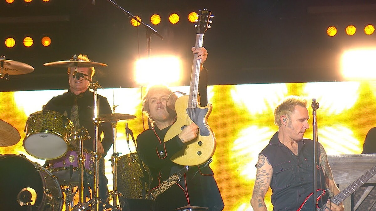 Grey Cup Halftime Show by Green Day (Video, Pop Punk): Reviews, Ratings ...