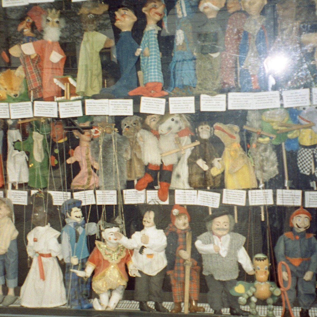 Very Friendly by Friendlys (Album, Slacker Rock): Reviews, Ratings ...