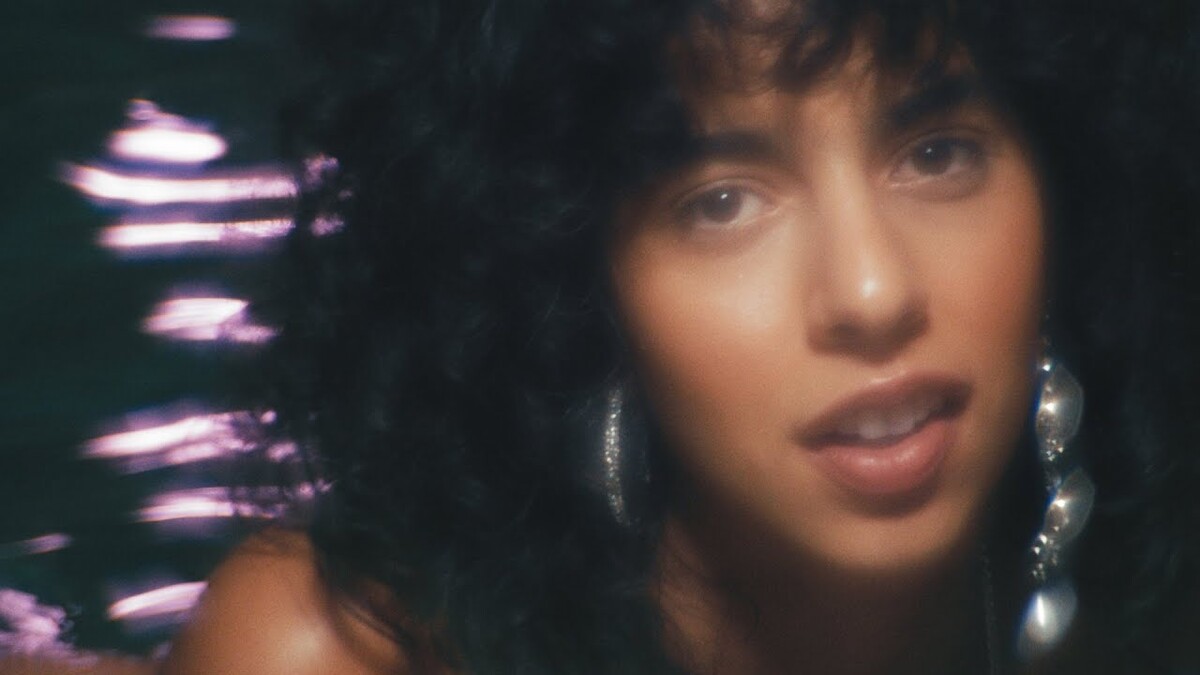 Me toca by Marina Sena (Music video, Samba-reggae): Reviews, Ratings ...