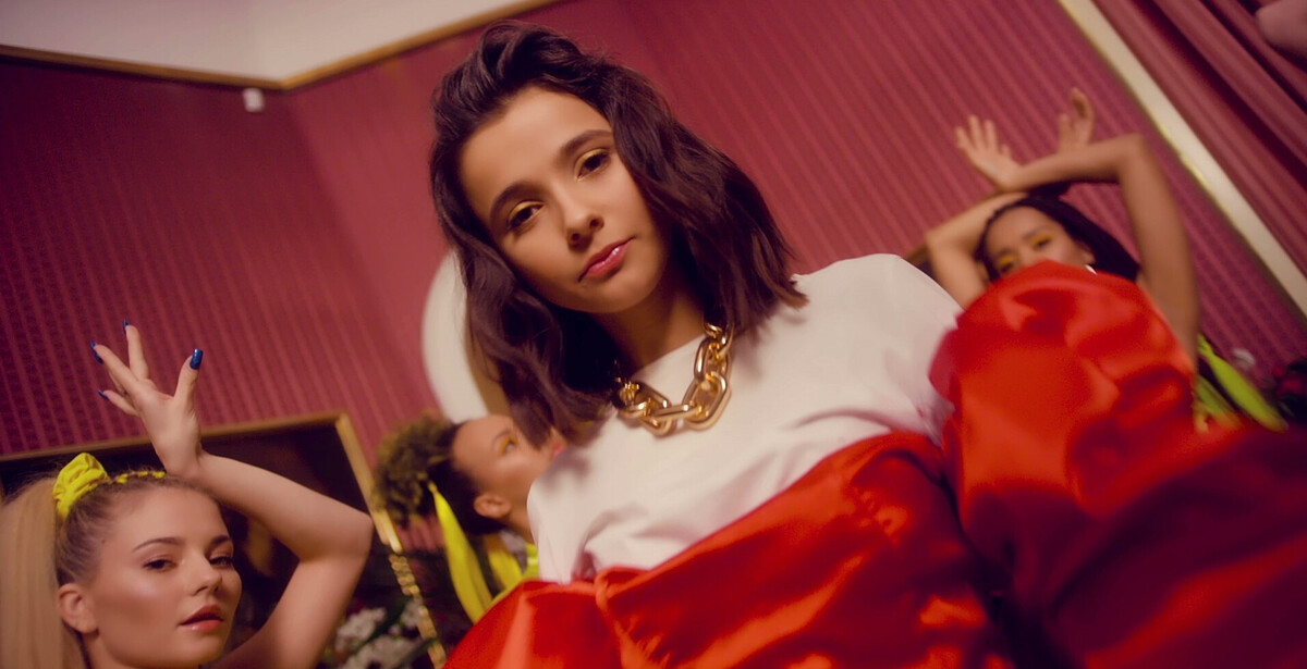 Jungle by Carla Fernandes (Music video, Latin Pop): Reviews, Ratings ...