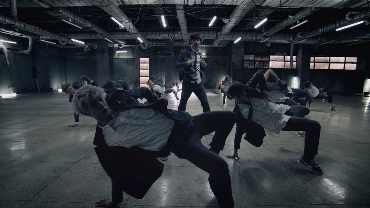 으르렁 (Growl) (Korean Ver.) by EXO (Music video, Contemporary R&B ...