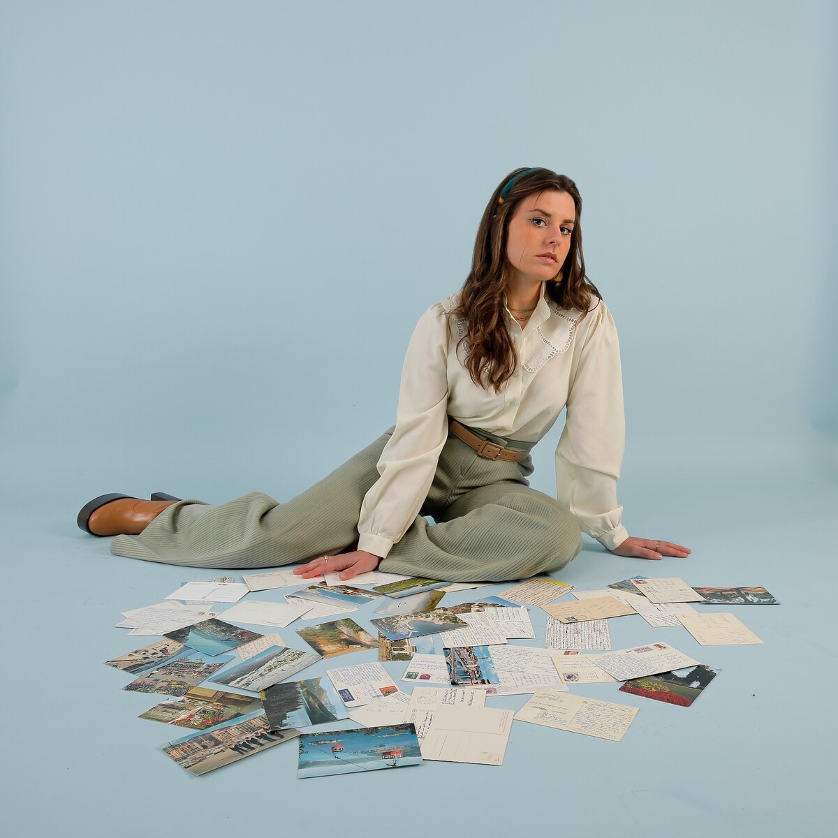 Cartes postales by Emma Hoet (Album): Reviews, Ratings, Credits, Song ...