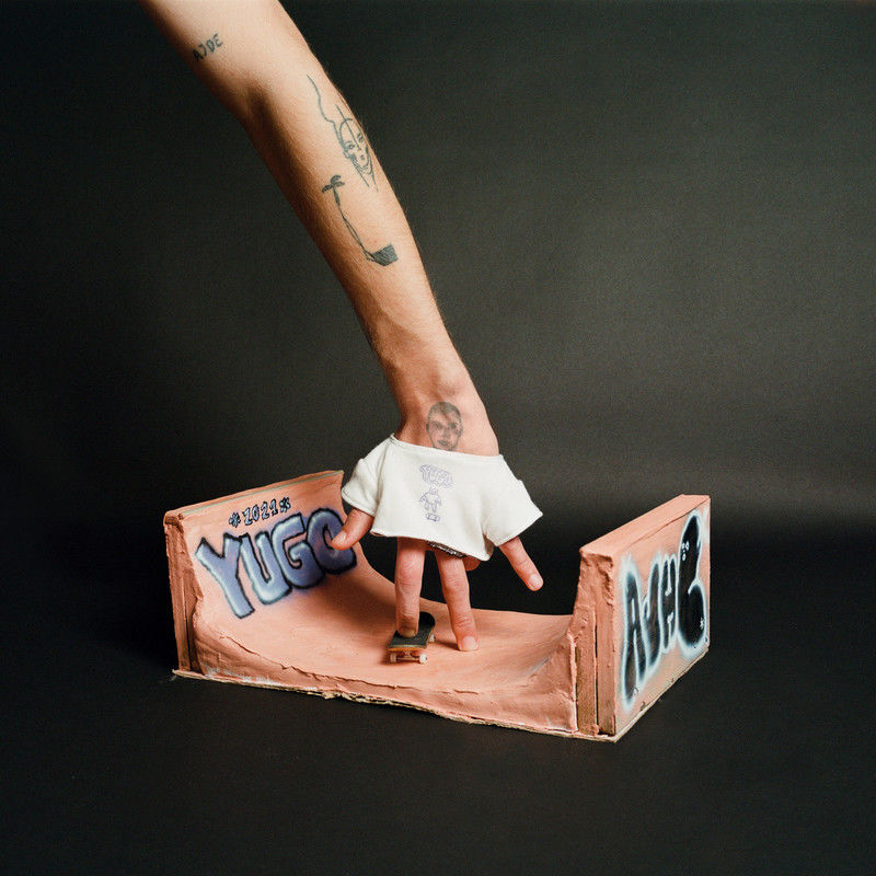 Schweben by YUGO (Single, Pop Rap): Reviews, Ratings, Credits, Song ...