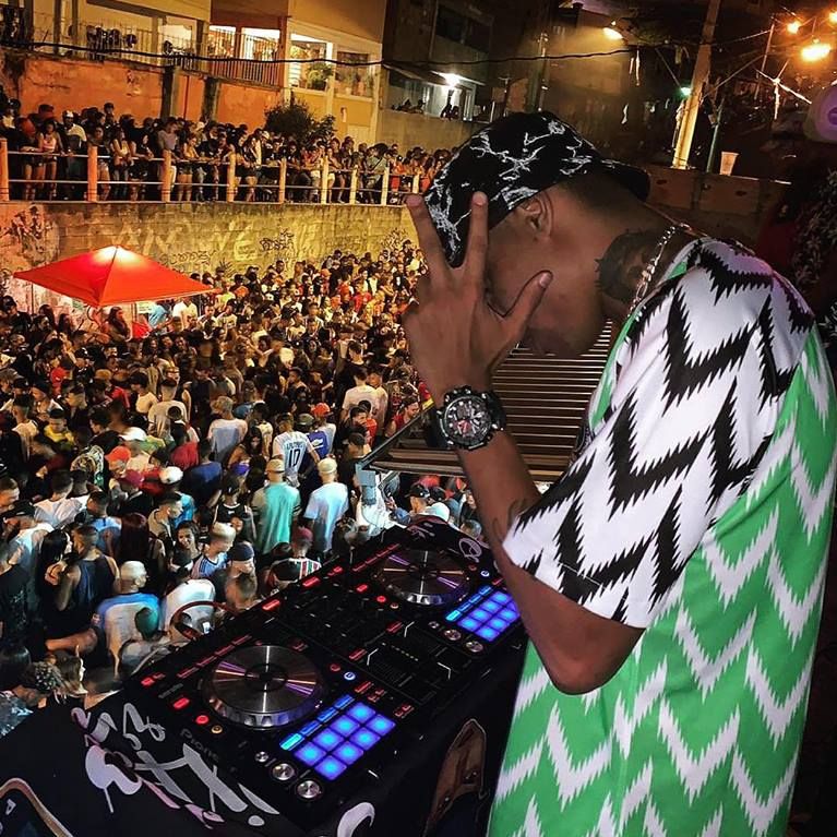 9 Jericó by MC Lois & DJ Vitin do PC (Single, Funk de BH): Reviews ...