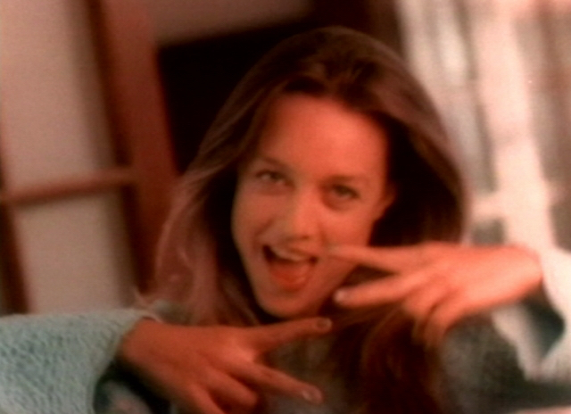 Subidón by Fey (Music video): Reviews, Ratings, Credits, Song list ...