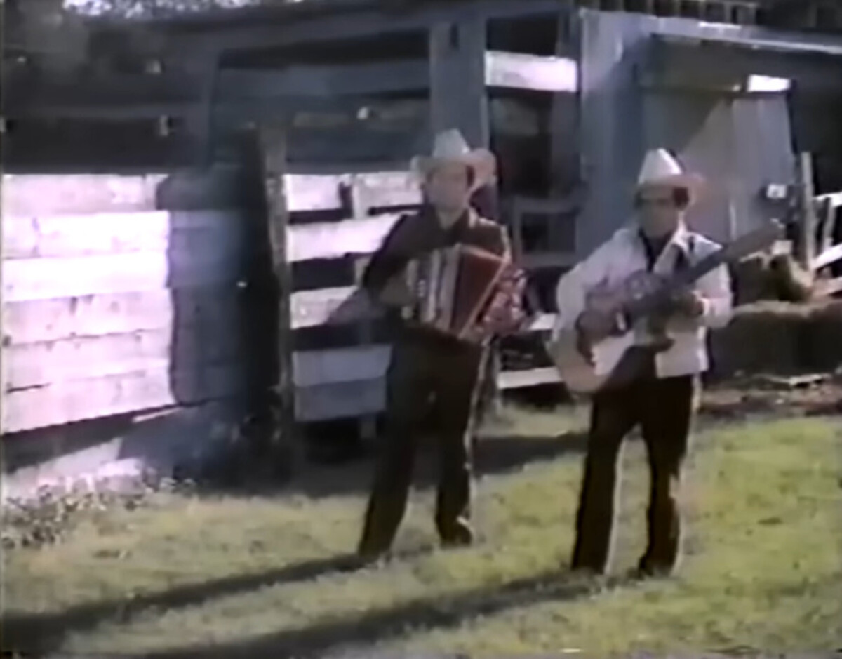 El palomito by Los Cadetes de Linares (Music video): Reviews, Ratings ...