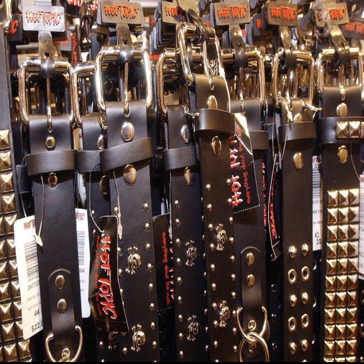 Hot Topic by SOWHATIMDEAD (Single): Reviews, Ratings, Credits, Song ...