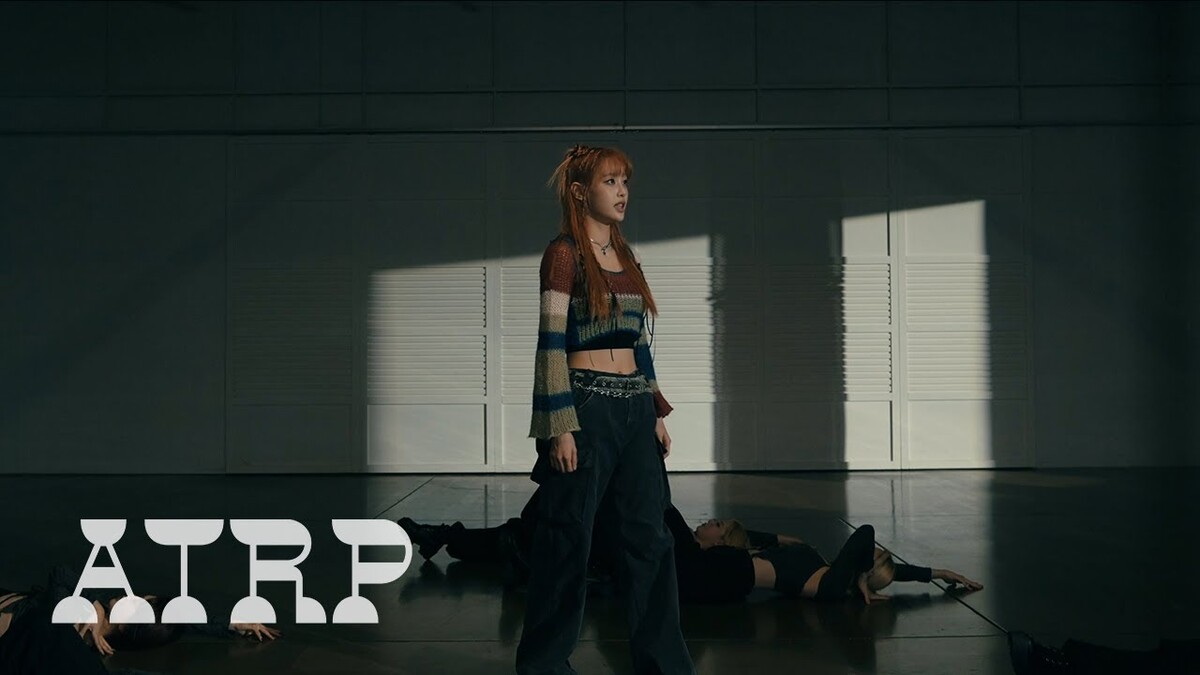 Howl (Performance Video) by Chuu (Music video, K-Pop): Reviews, Ratings ...