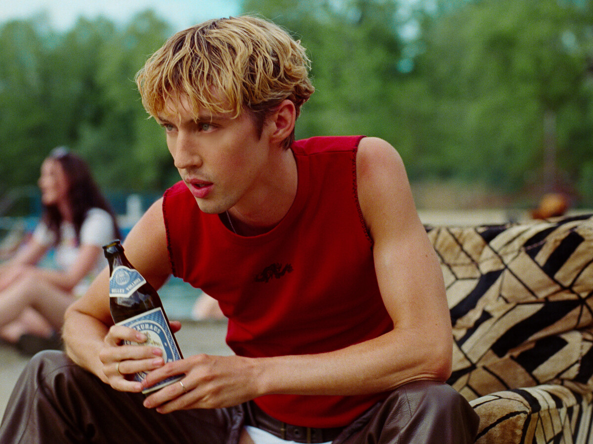 Rush by Troye Sivan (Music video, Dance-Pop): Reviews, Ratings, Credits ...