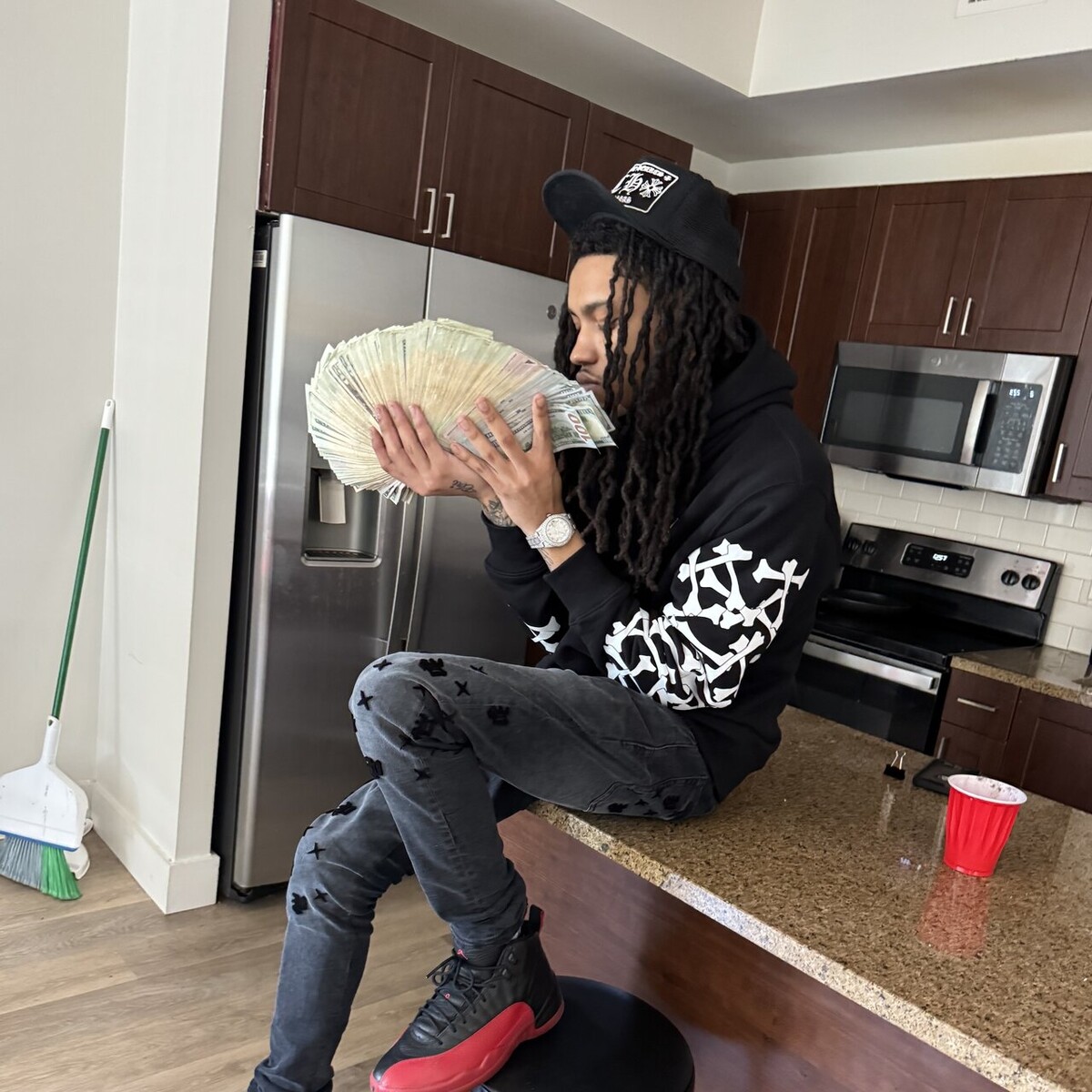 Cheaper to Leave Her by HavinMotion (Single, Gangsta Rap): Reviews ...