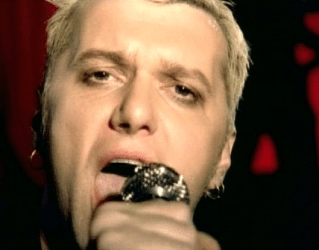Tubthumping by Chumbawamba (Music video, Alternative Dance): Reviews ...