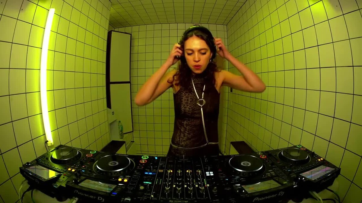 HÖR by Isabelle Beaucamp (Video, Hard Techno): Reviews, Ratings ...