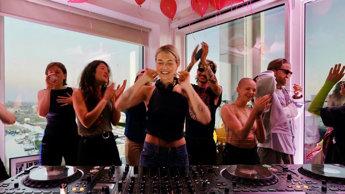 BBC Radio 1 Essential Mix House Party by KI/KI (Video): Reviews ...