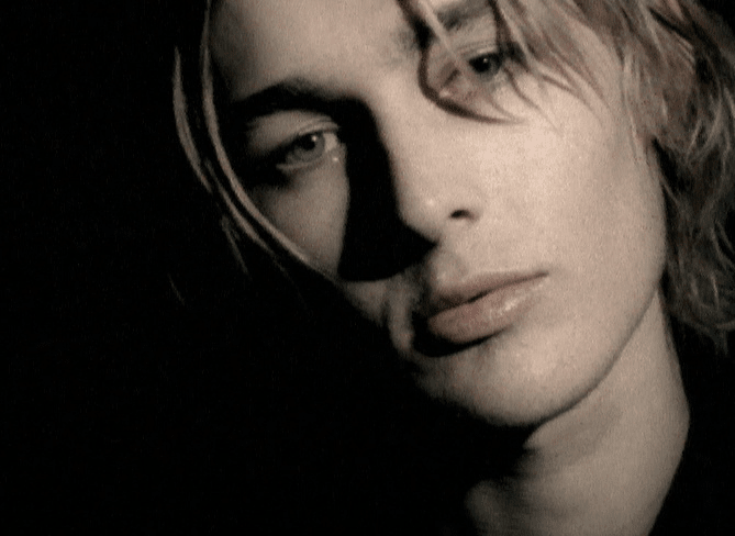 Ana’s Song (Open Fire) by Silverchair (Music video, Alternative Rock ...