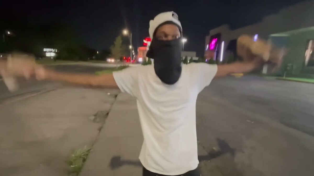 Mcdonalds (Big Mac) by Yuno Miles (Music video, Piano Rock): Reviews ...