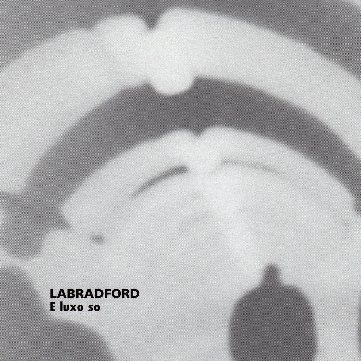 E luxo so by Labradford (Album, Post-Rock): Reviews, Ratings, Credits ...