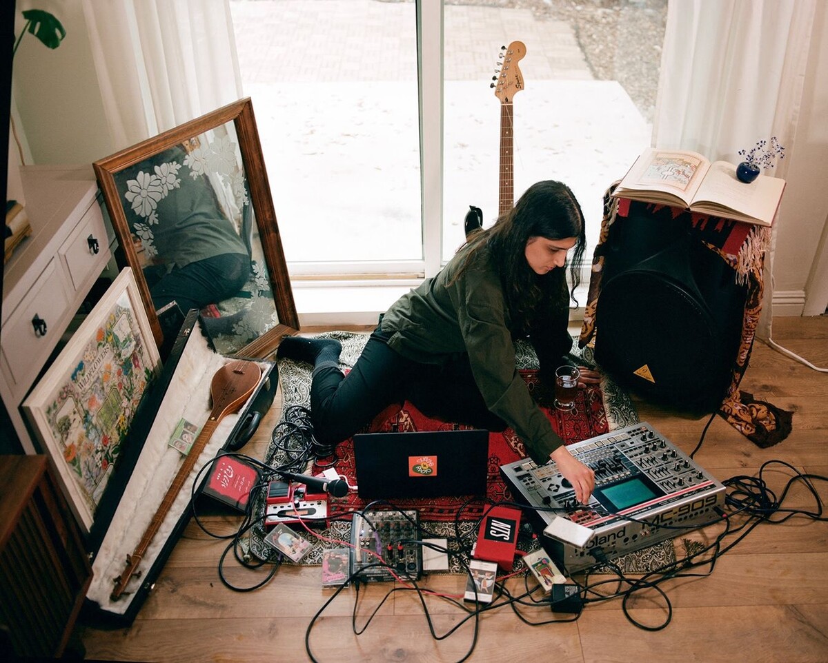 Wire Mix by Maral (DJ Mix): Reviews, Ratings, Credits, Song list - Rate ...