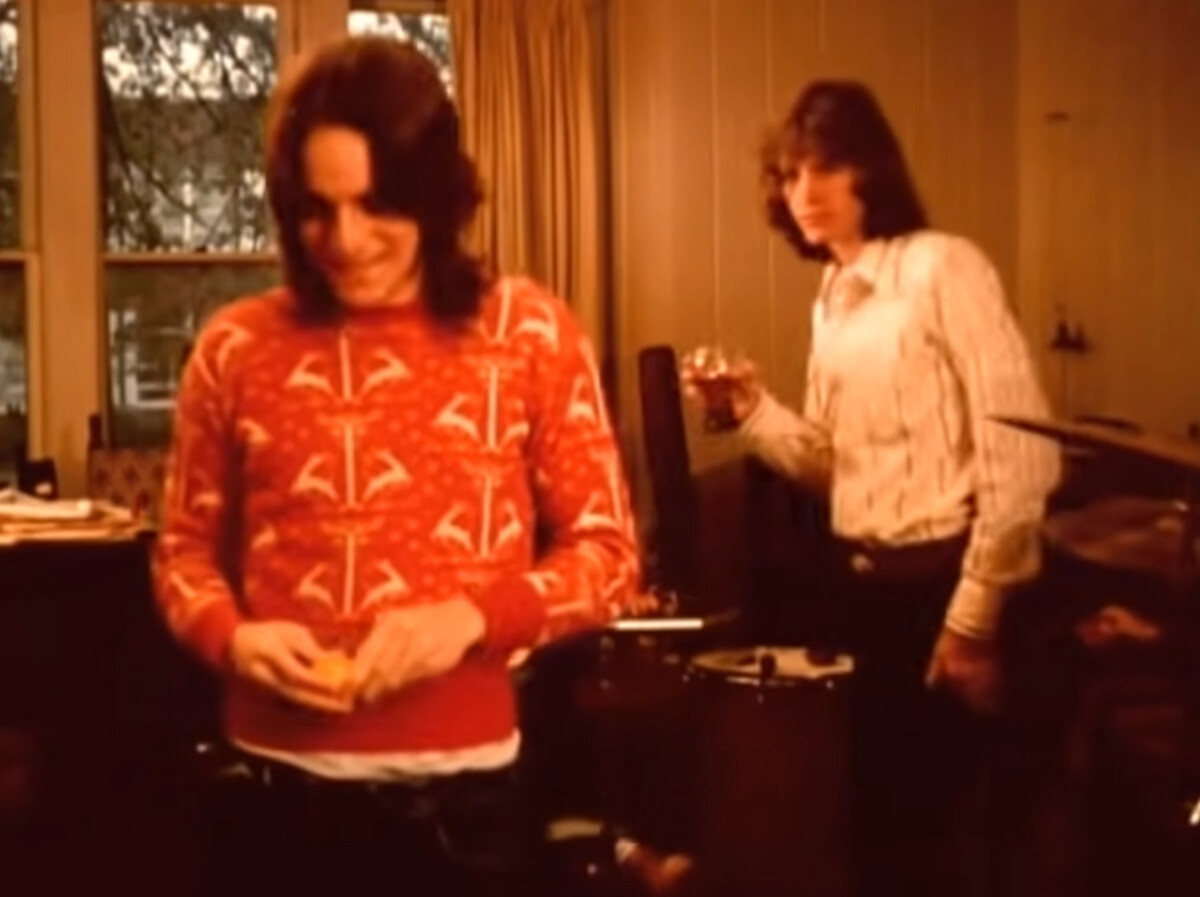 Thirteen [Alternate Mix] by Big Star (Music video, Folk Pop): Reviews ...
