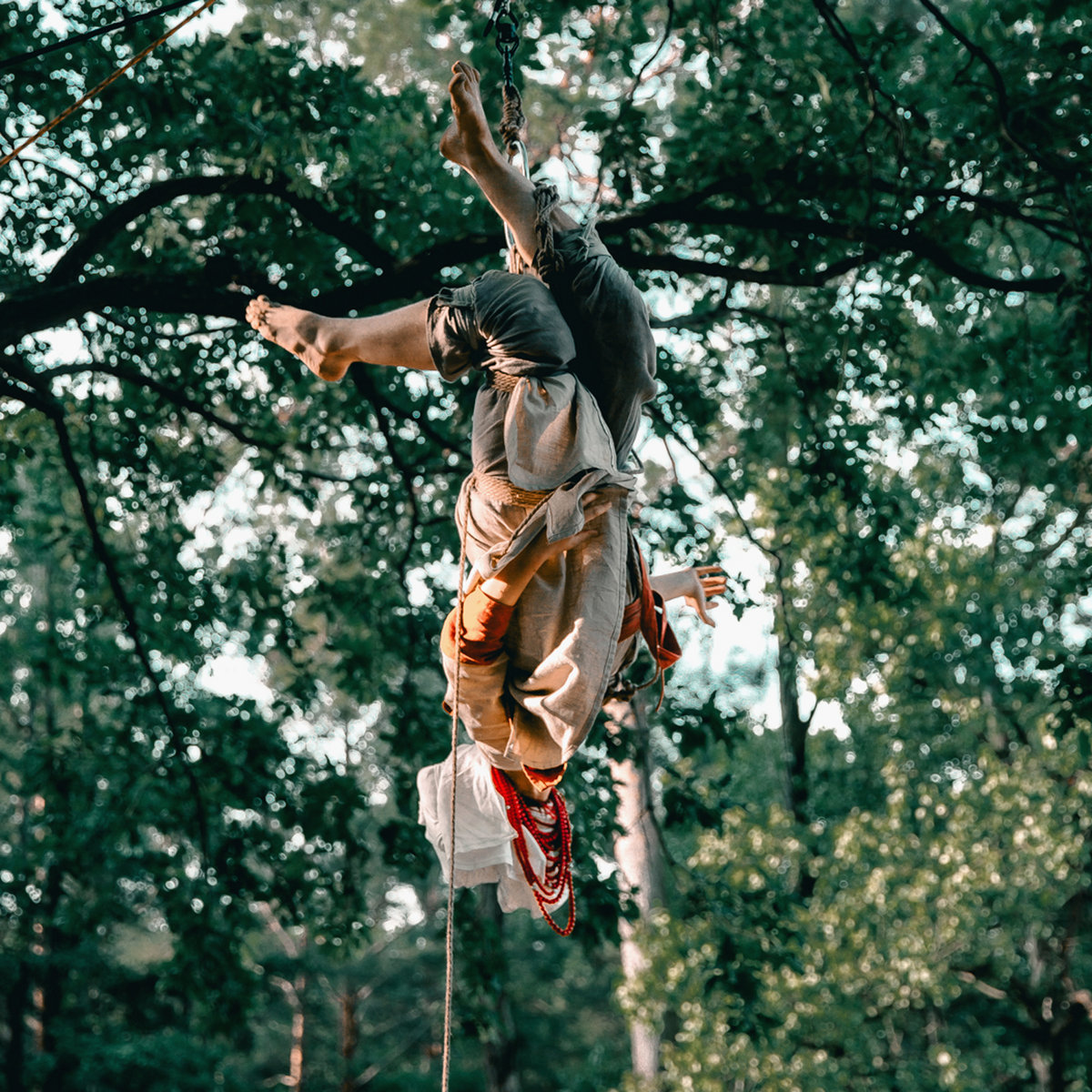 Inodi padaye snih tak lahidno krizʹ sosnovu khvoyu by Machukha (Single ...