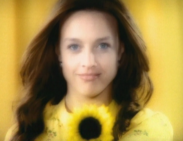 Díselo con flores by Fey (Music video): Reviews, Ratings, Credits, Song ...