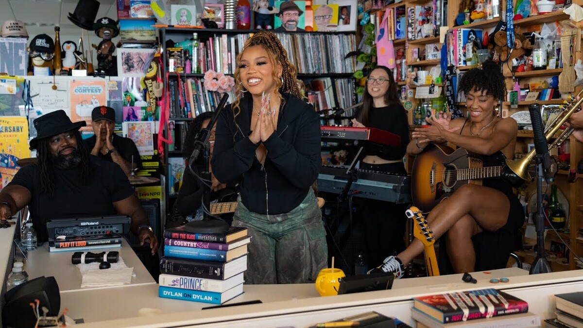 Tiny Desk Concert by Chlöe (Video, Contemporary R&B): Reviews, Ratings ...