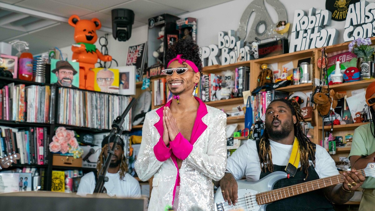 Tiny Desk Concert by Durand Bernarr (Video): Reviews, Ratings, Credits ...