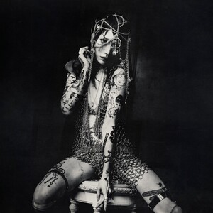 yeule - Evangelic Girl Is a Gun - Rate Your Music