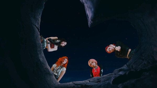 Mr. Vampire by ITZY (Music video, K-Pop): Reviews, Ratings, Credits ...