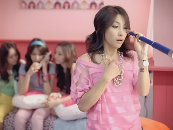 Wanna by KARA (Music video, K-Pop): Reviews, Ratings, Credits, Song list - Rate Your Music