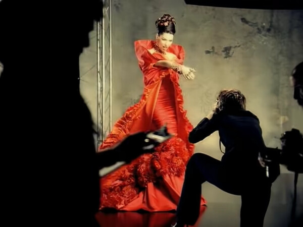 Ka-Ching! (Red Version) by Shania Twain (Music video): Reviews, Ratings ...