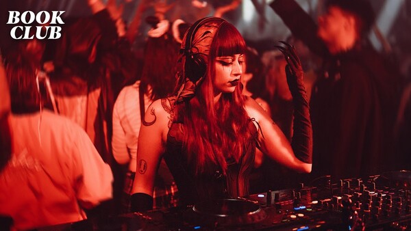 Dark Synthwave Mix in a Brooklyn Warehouse by Tinzo (Video): Reviews ...