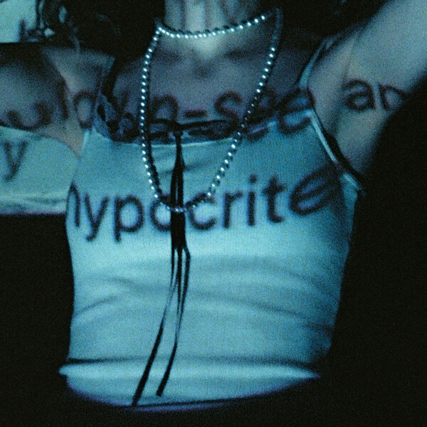 Tiny Screens by Chloe Slater (Single, Alternative Rock): Reviews ...