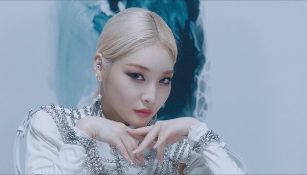 Snapping by CHUNG HA (Music video, Dance-Pop): Reviews, Ratings ...